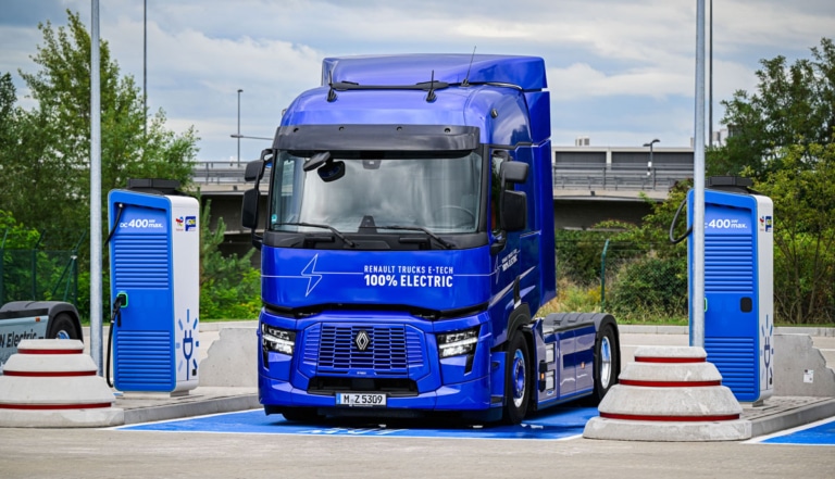 Designwerk lädt E-Lkw mit 1.140 kW - ecomento.de